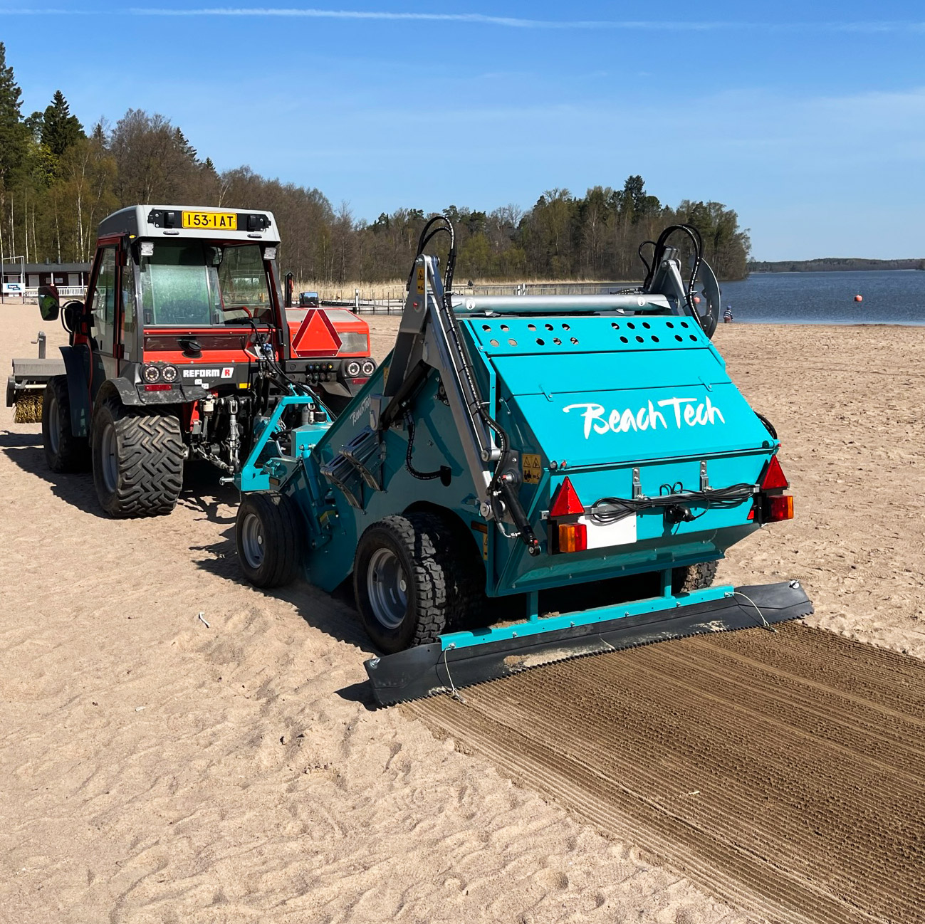 Kessu Oy toimitti BeachTech 1000 rantojenhoitokoneen Espoon kaupungille ...